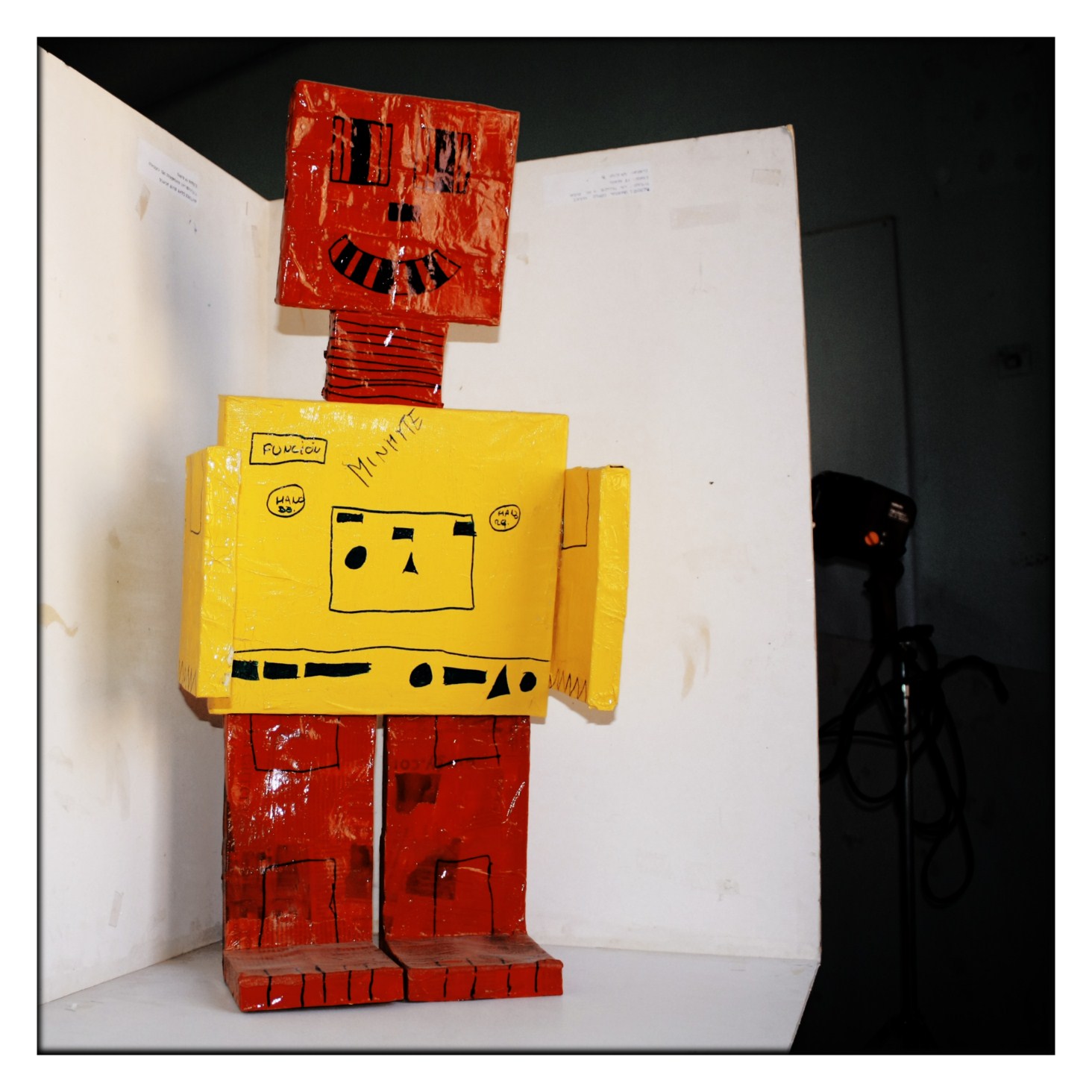 ROBOTS CON CAJAS | .imagenesola imagen y la educacion plastica y visual ...